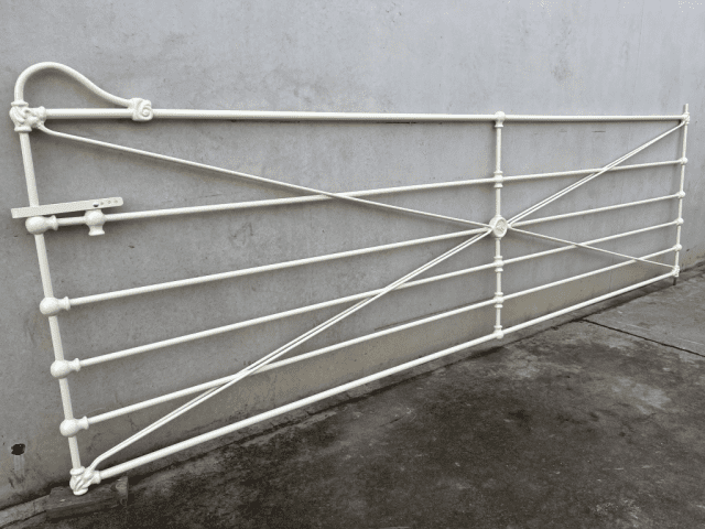 Kangaroo Sunshine Cast Iron Joint Gates – Big Red Heritage Wire & Gates ...